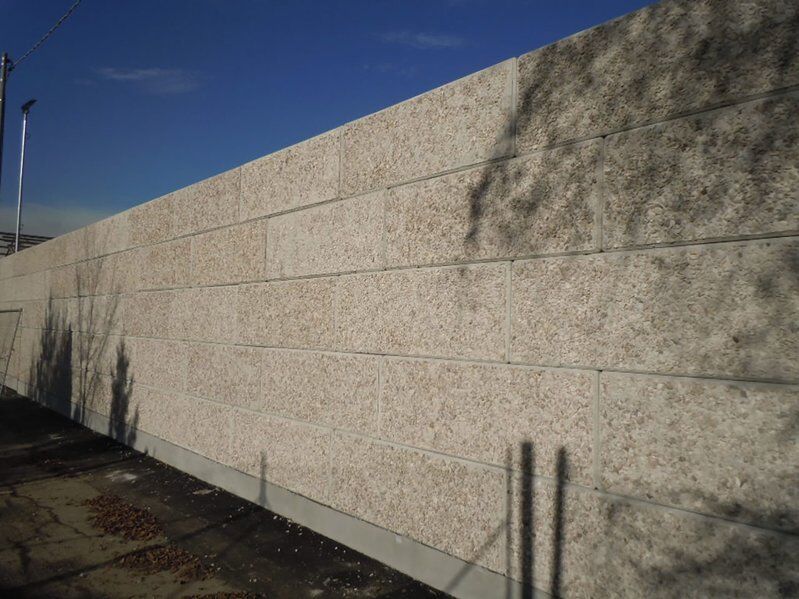 Walls & buildings